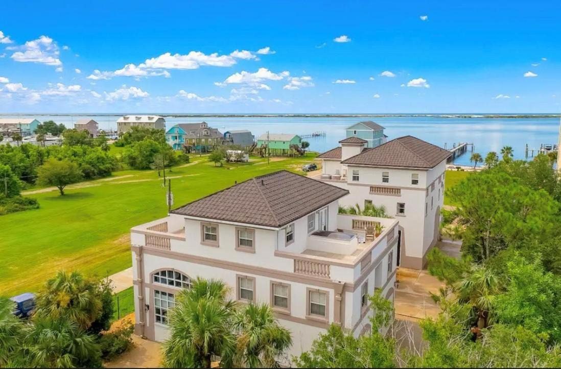 Villa Estate